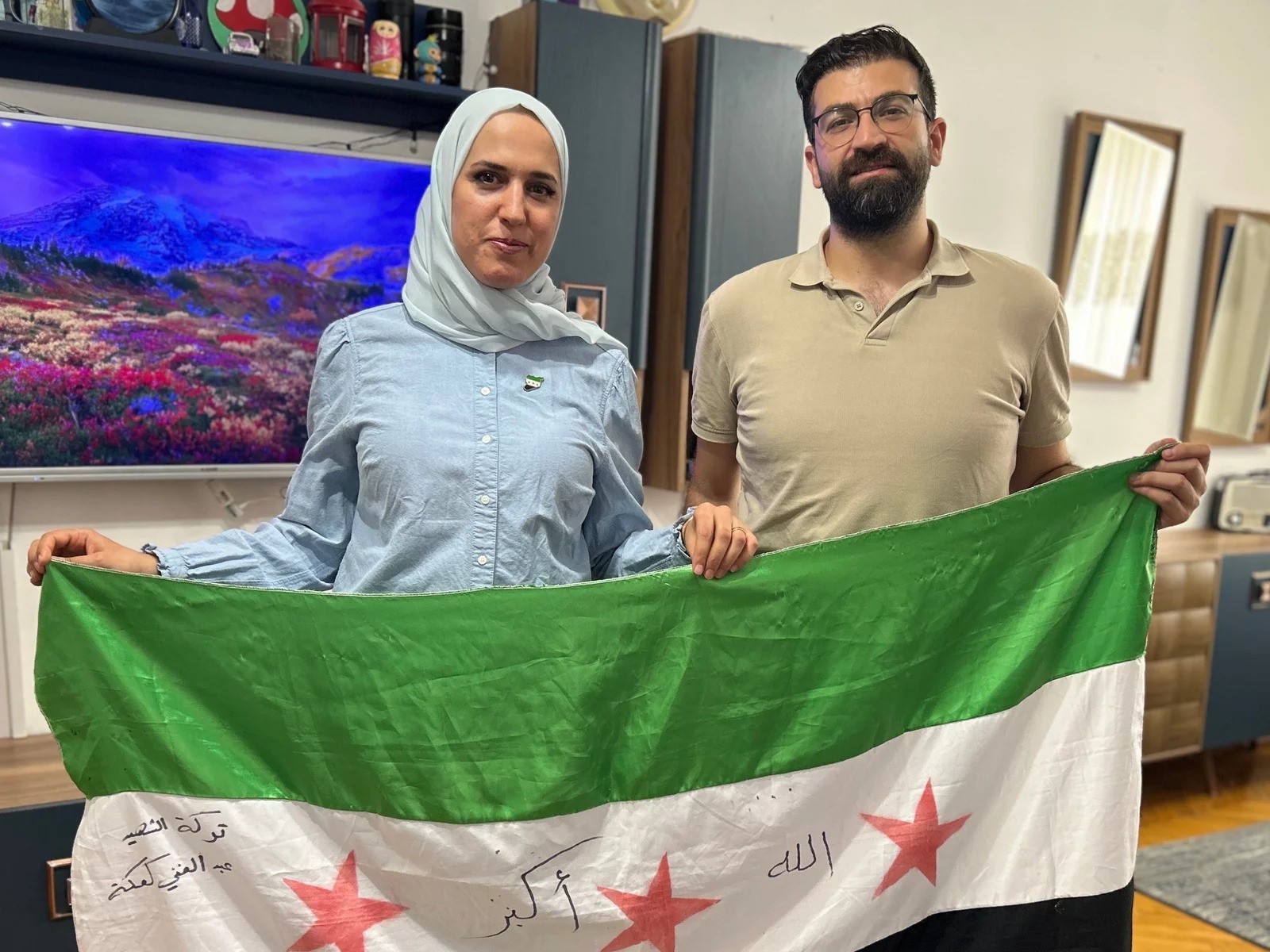 Between Borders: Syrian Refugees in Turkey and the Uncertain Road Home ...