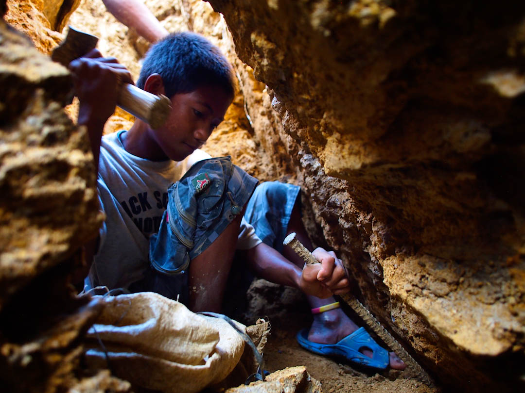 Child Labor and Gold Mining in the Philippines | Pulitzer Center