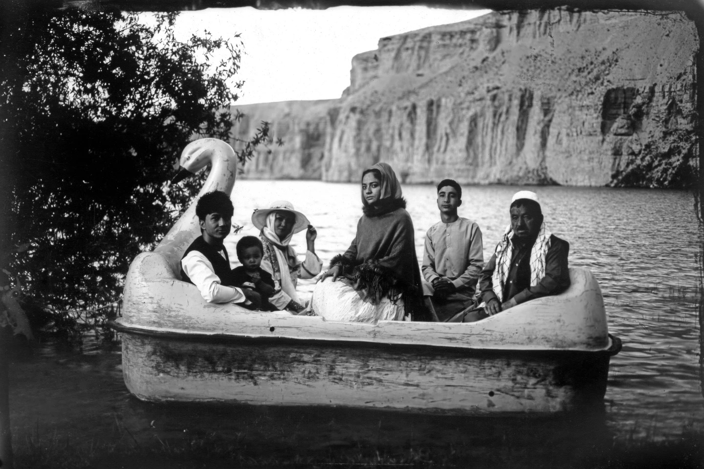 From an Old-Style Afghan Camera, a New View of Life Under the Taliban ...