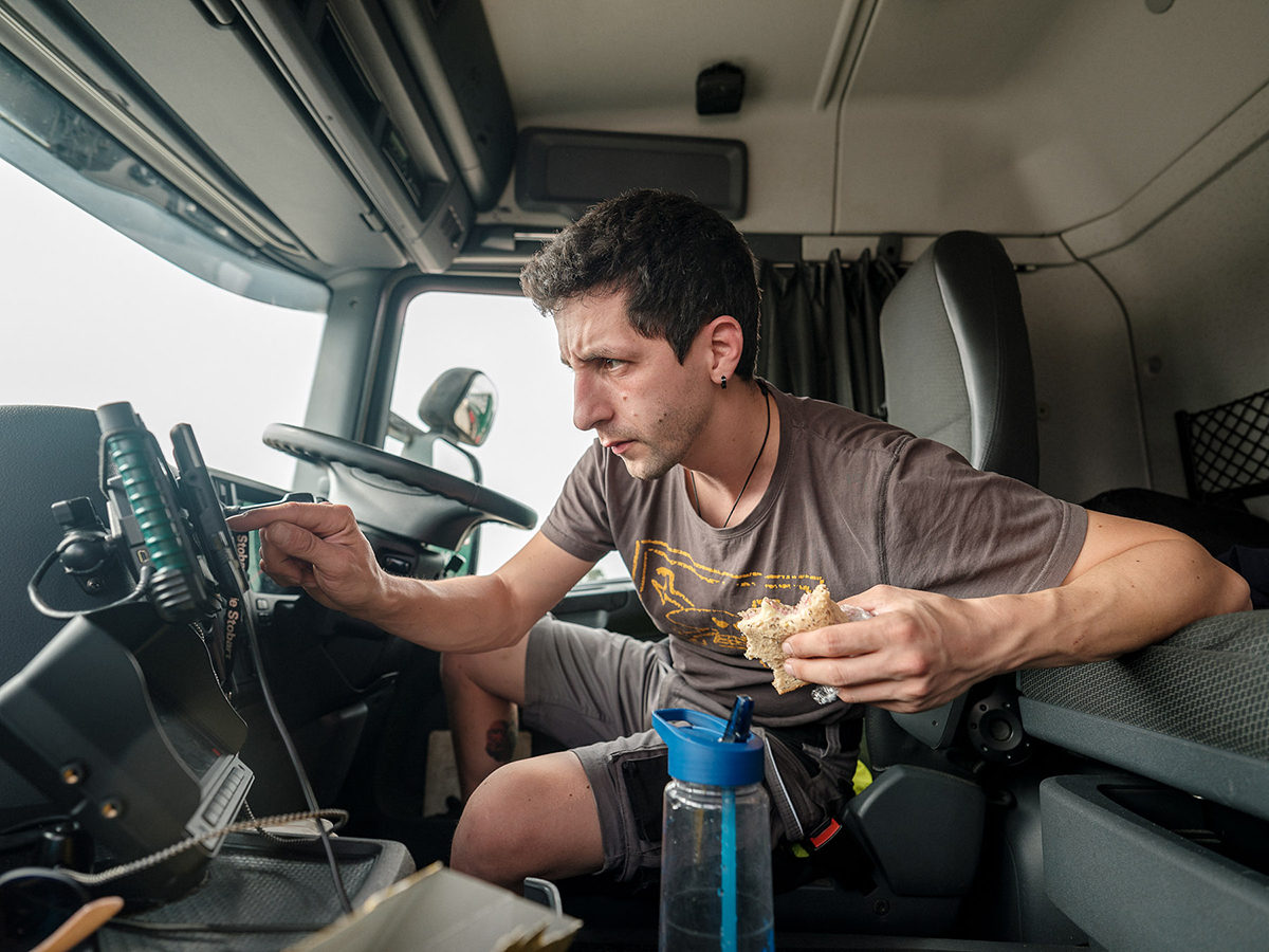 The Life of a Truck Driver Who Left for Great Britain: “I Felt That ...