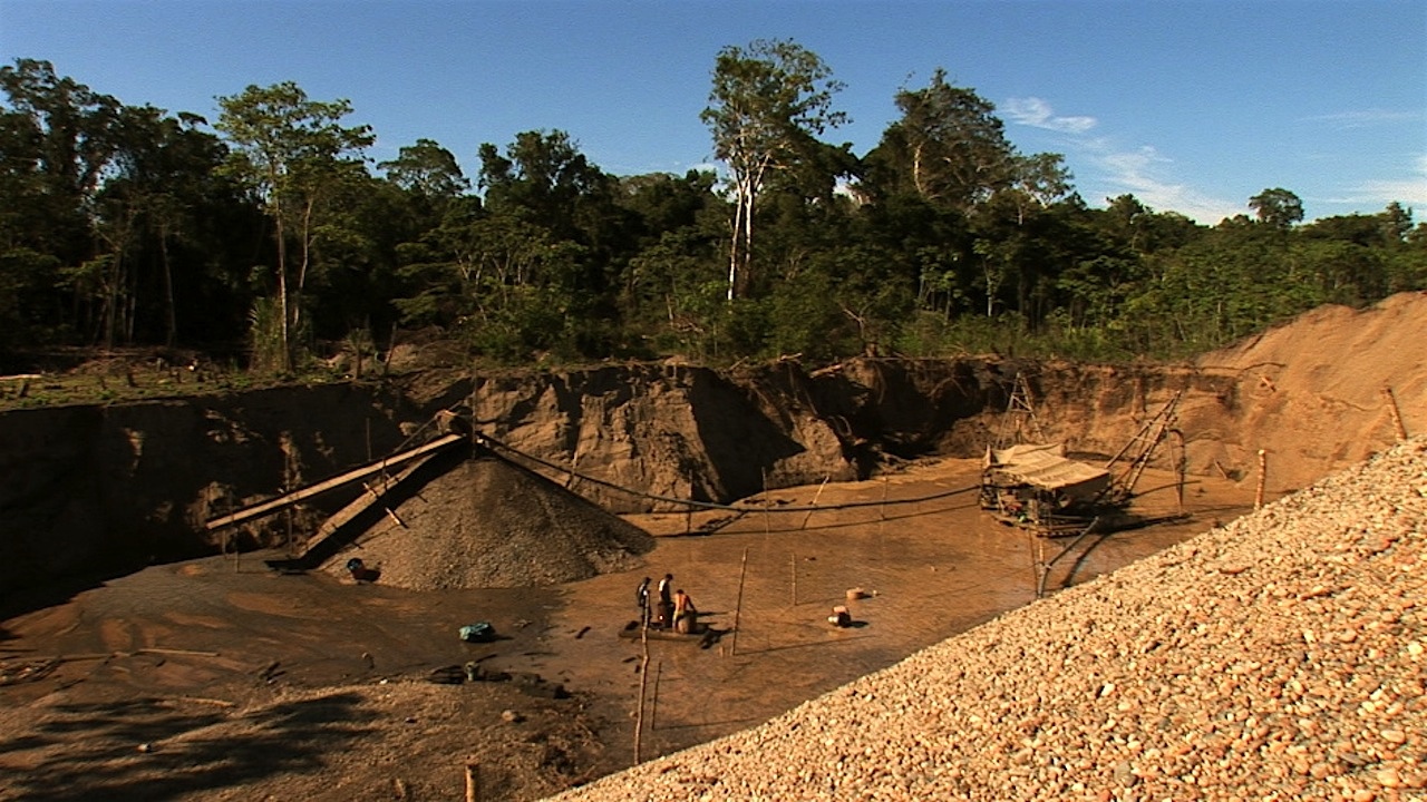 Peru's Gold Rush: Wealth and Woes | Pulitzer Center