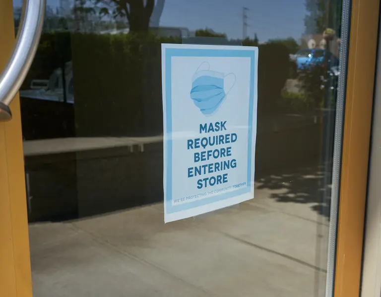 Why Every State Should Adopt a Mask Mandate, in 4 Charts | Pulitzer Center