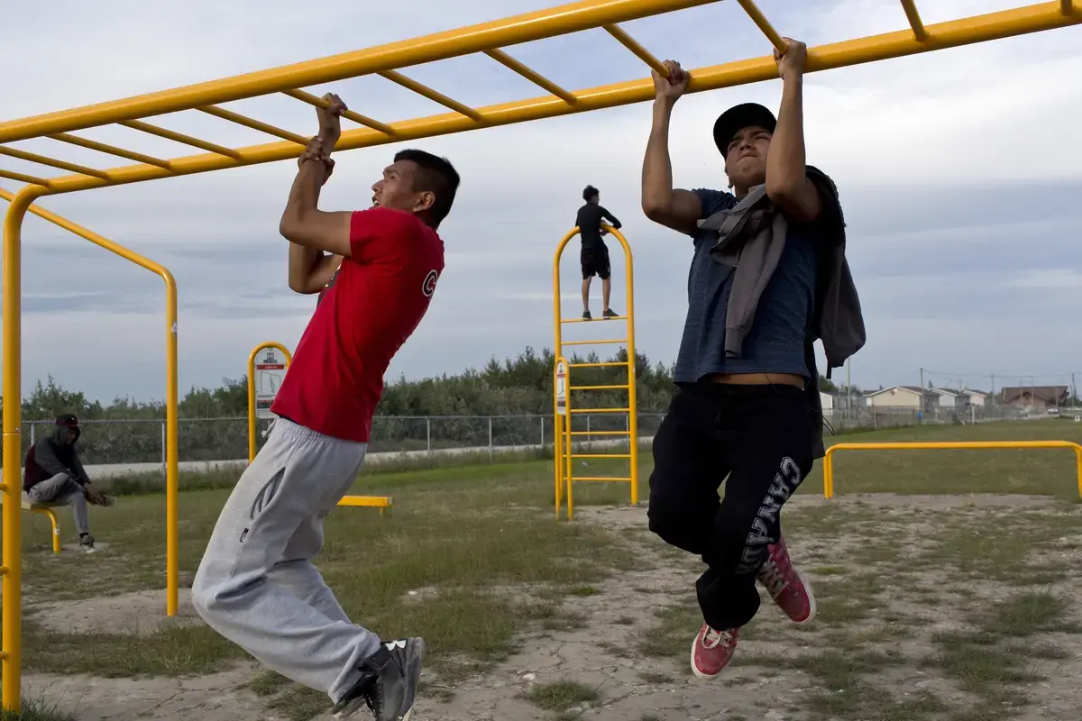 Attawapiskat: Re-examining a Community Through Photos | Pulitzer Center