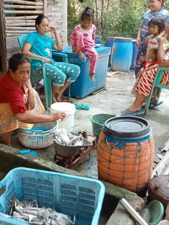 The Fisherwomen 'Catch' Equality | Pulitzer Center