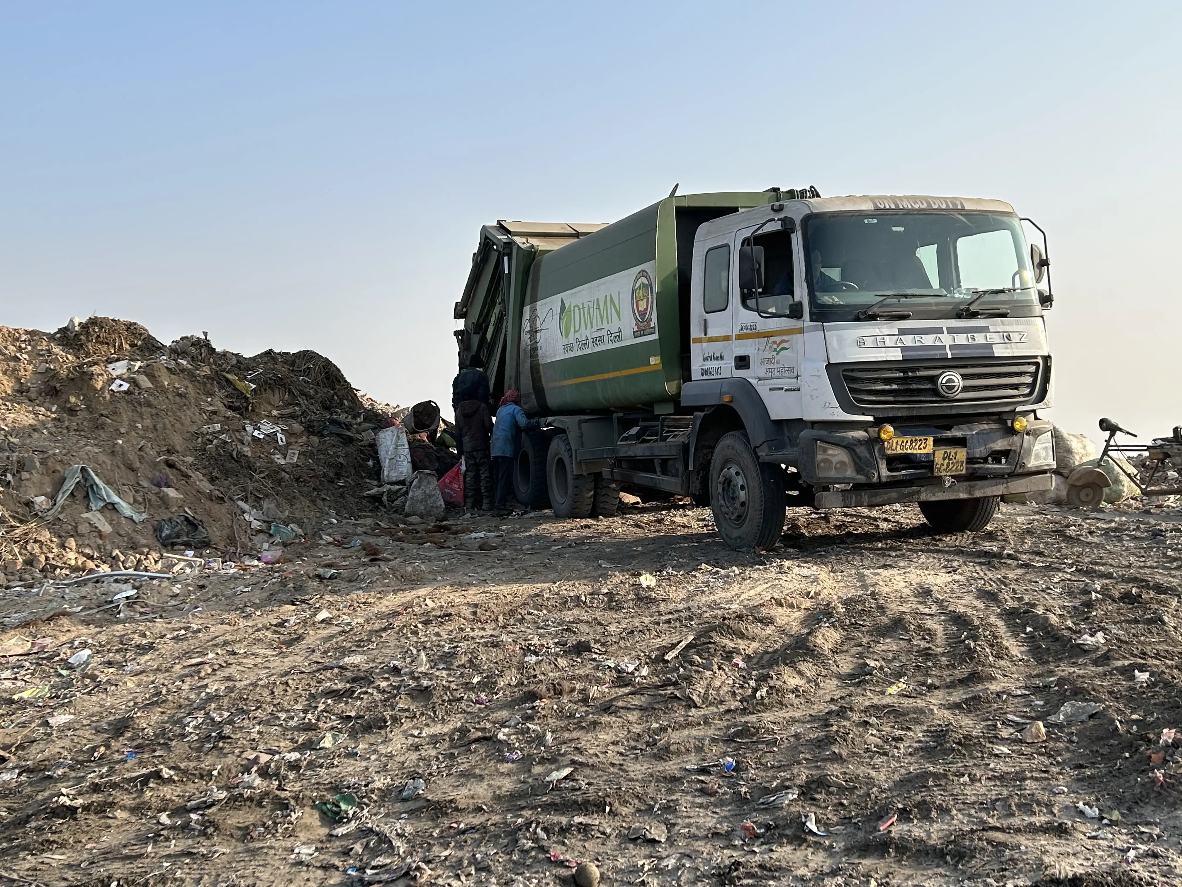 India Is Home to 169 Billionaires, but These Children Still Forage ...