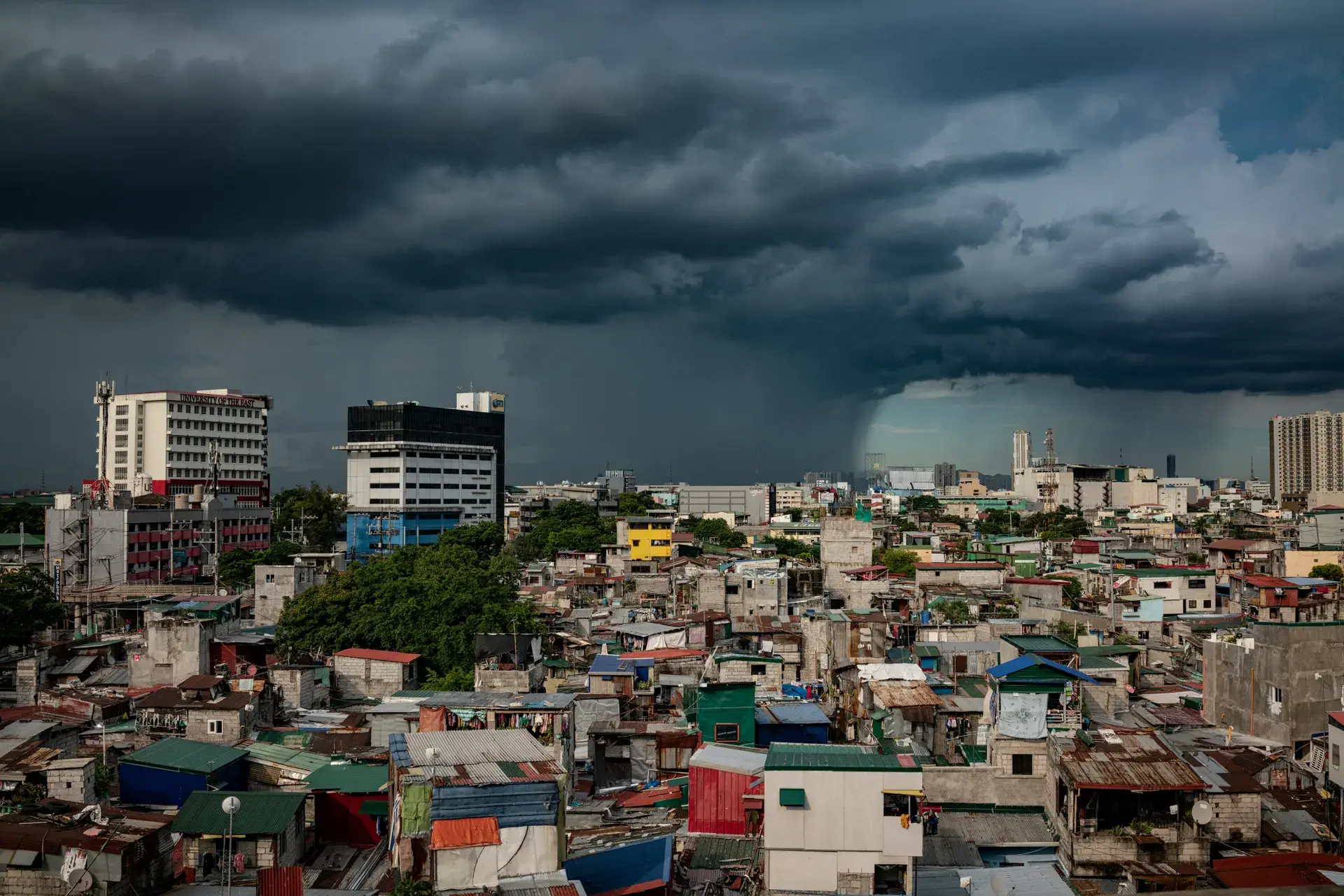Life in Happyland: The People Living off Manila’s Rubbish—In Pictures ...