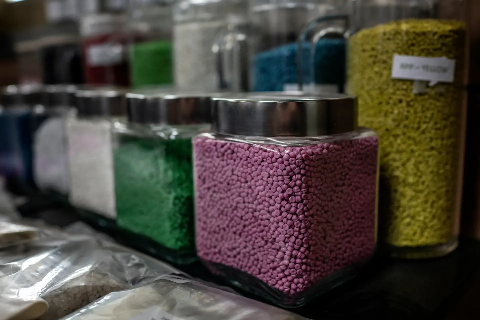 Life in Happyland: The People Living off Manila’s Rubbish—In Pictures ...