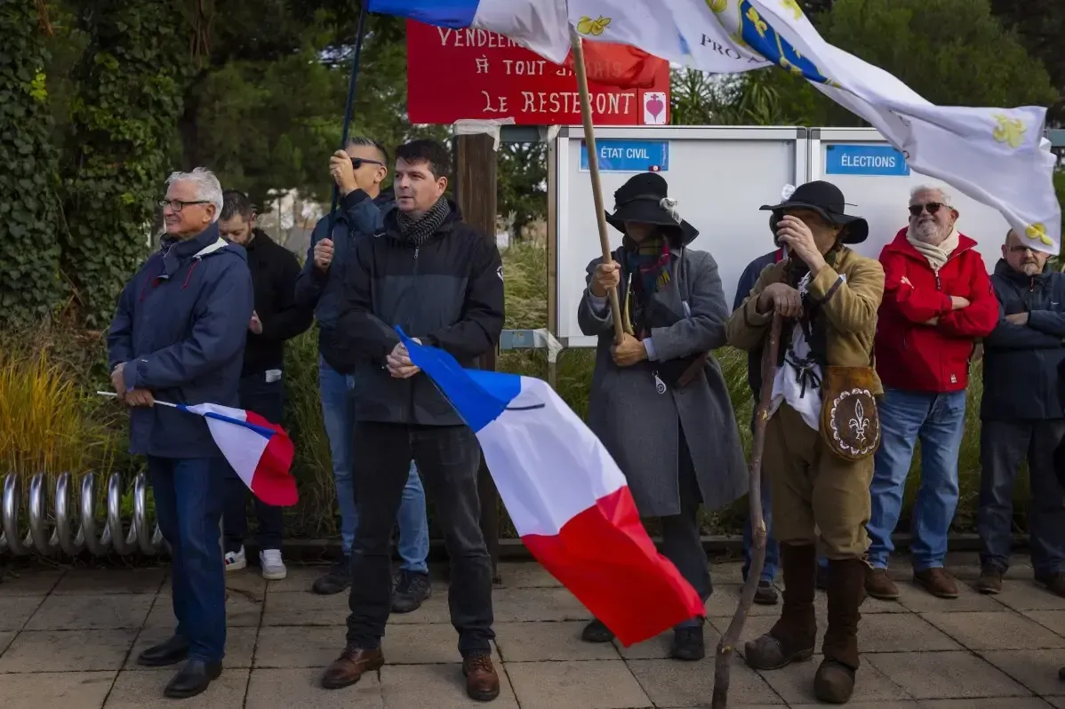 French Mayors Face Violence and Intimidation From Xenophobic Far-Right ...