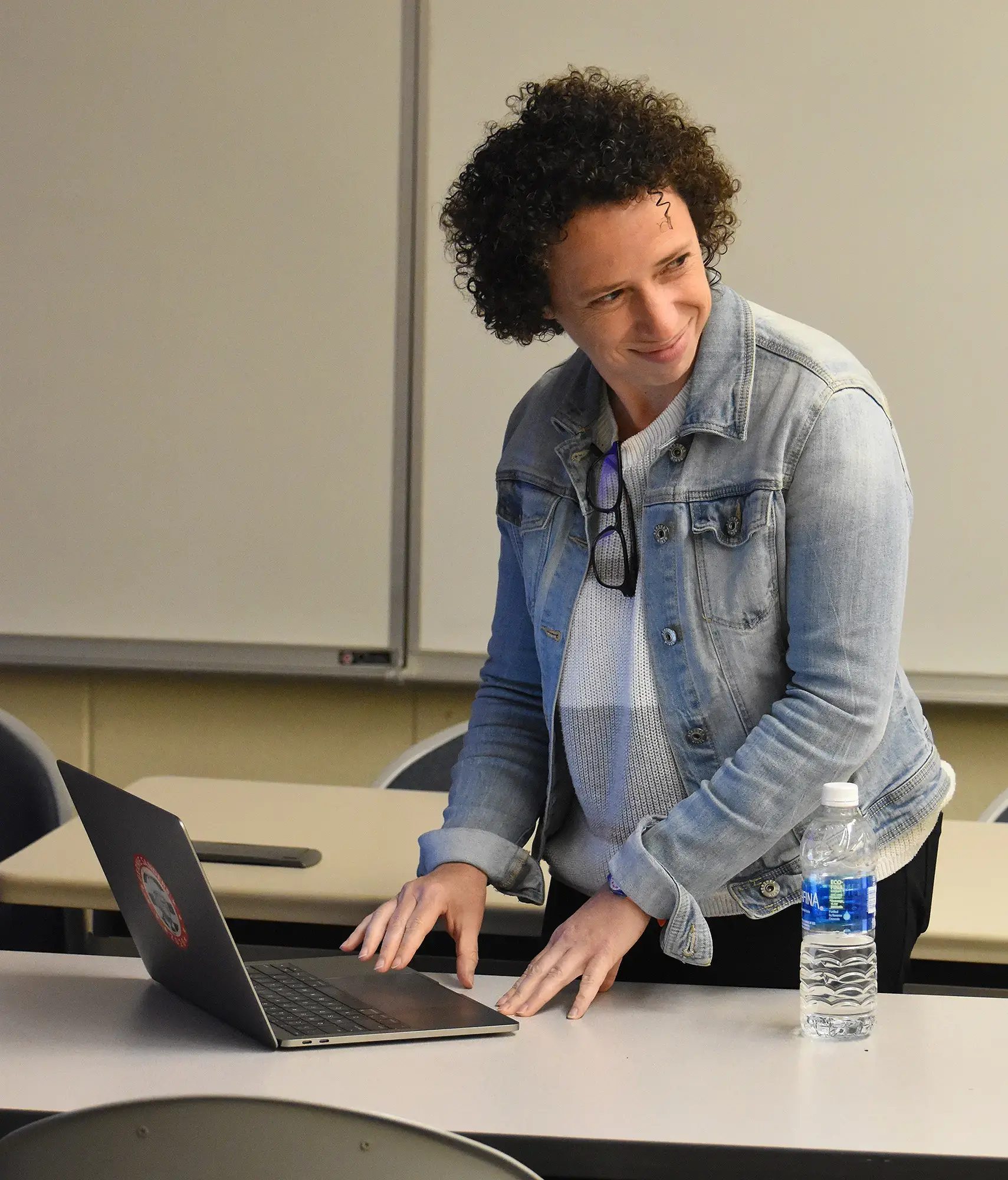 Grantee Hadas Thier Visits Benedictine University | Pulitzer Center