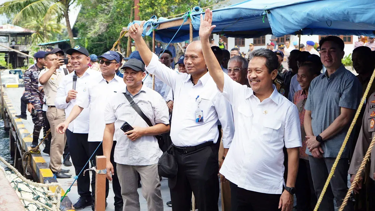 Karpet Merah Bisnis Perikanan untuk Anak Menteri Perikanan | Pulitzer ...
