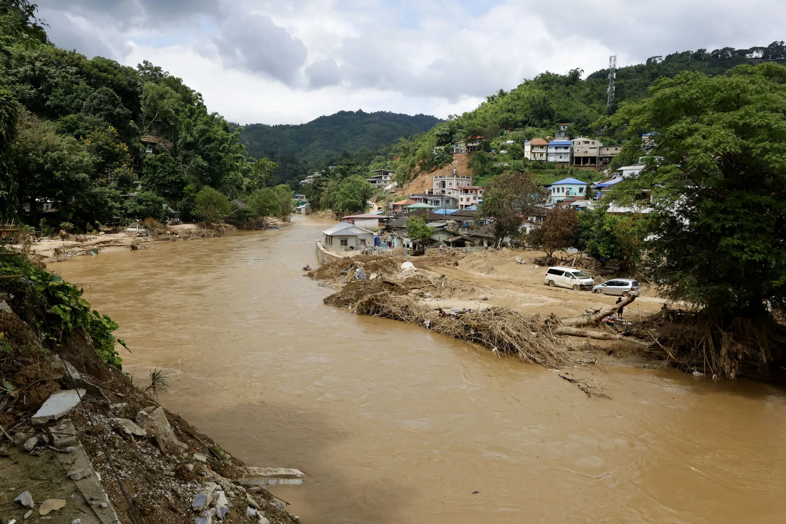 Myanmar’s Upland Plantations Worsen Border Floods | Pulitzer Center