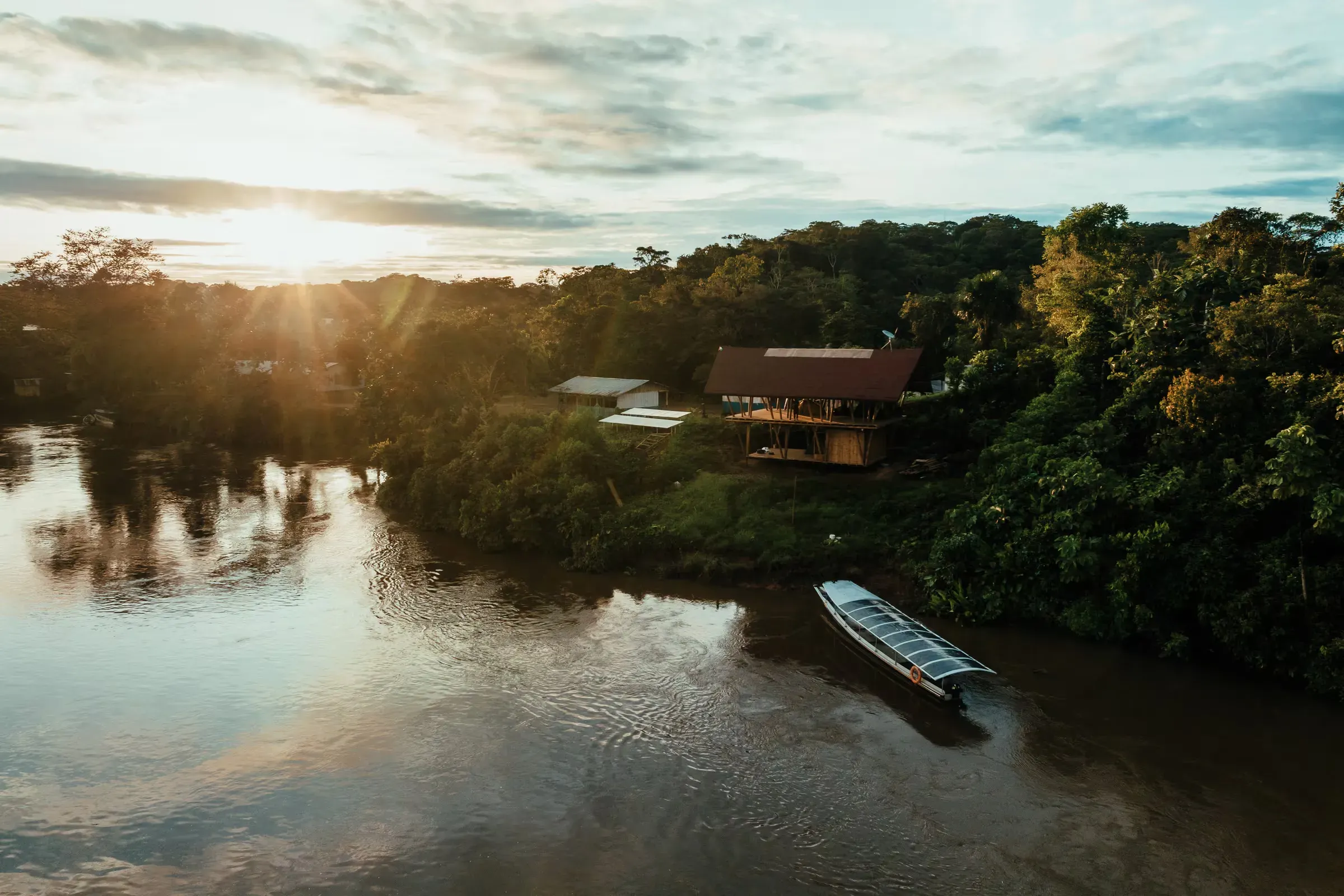 The sun illuminates the Achuar's struggle in the Ecuadorian Amazon ...
