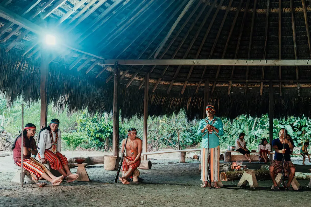 The sun illuminates the Achuar's struggle in the Ecuadorian Amazon ...